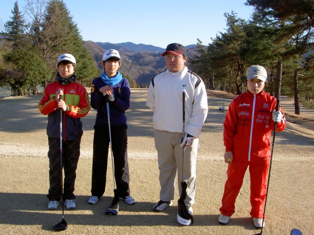 ★日刊中日スポーツ新聞にJJGT競技会の様子が報道されました。次回の取材は1/15サンヒルズCC大会と1/22米軍キャンプ座間大会です ...